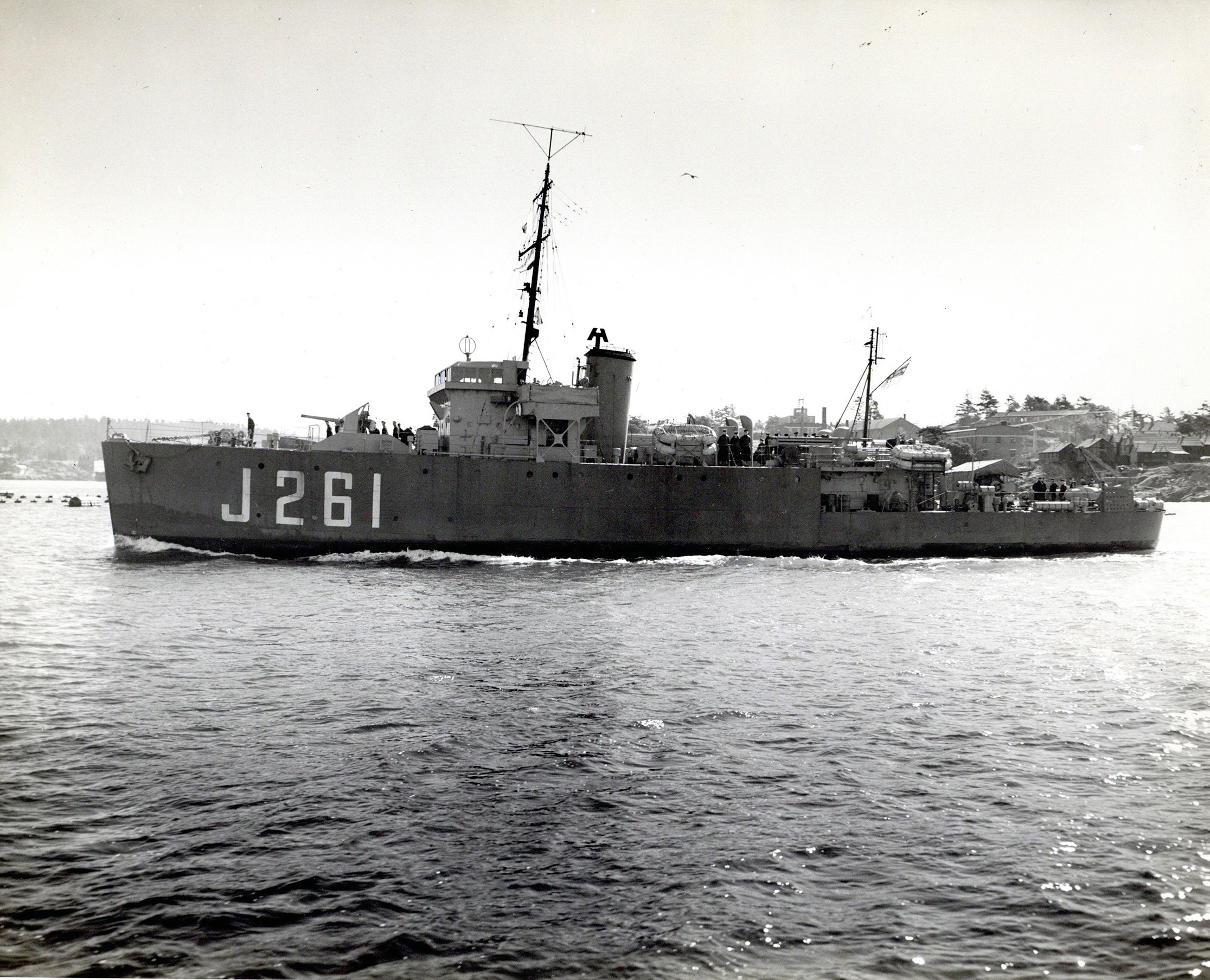 HMCS KELOWNA - CFB Esquimalt Naval and Military Museum